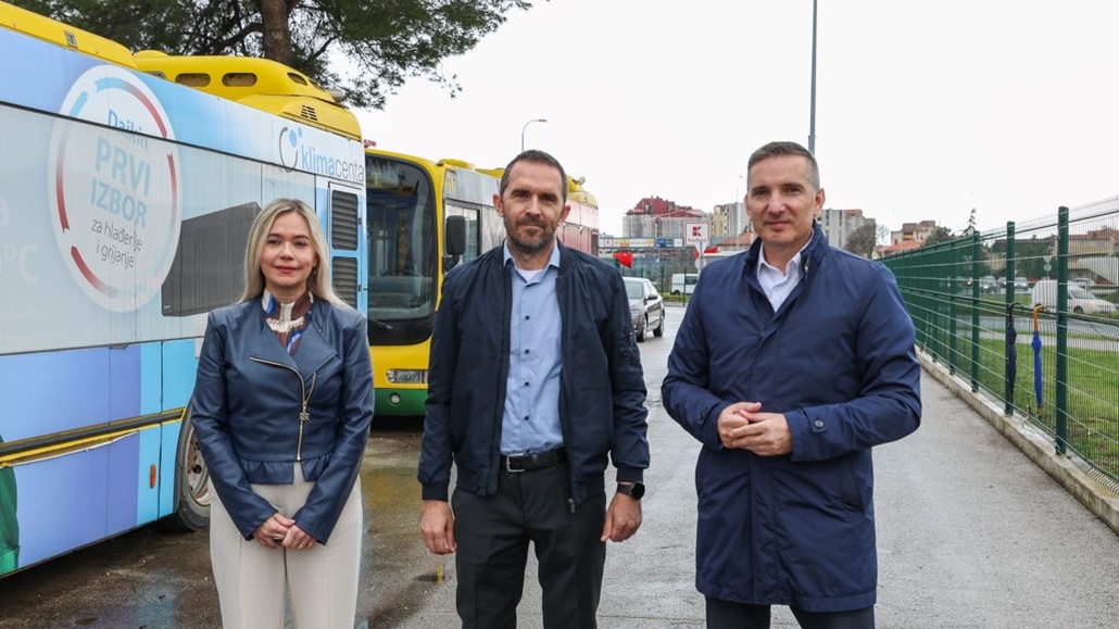 Pulapromet donirao gradske autobuse Belom Manastiru - Radio Baranja